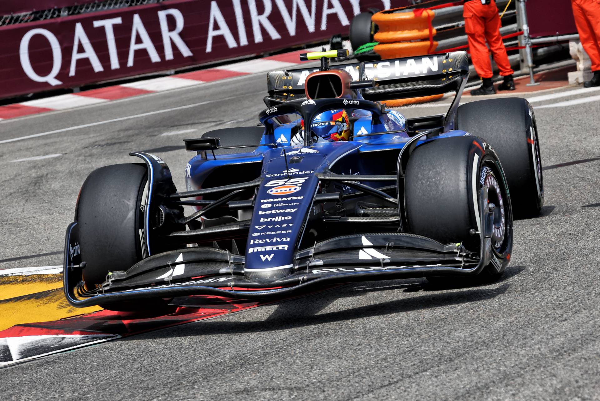 Carlos Sainz saves a point at a Monaco GP compromised by strategy