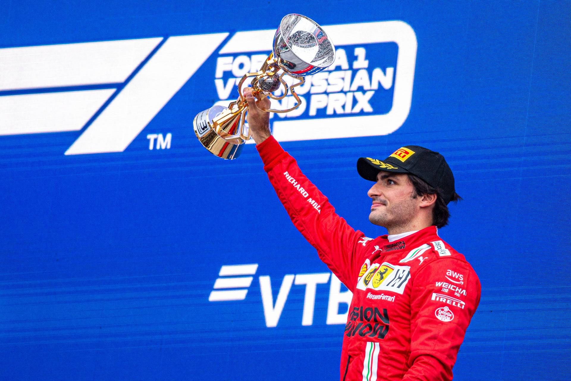 Carlos Sainz scores another podium under the rain at the Russian GP