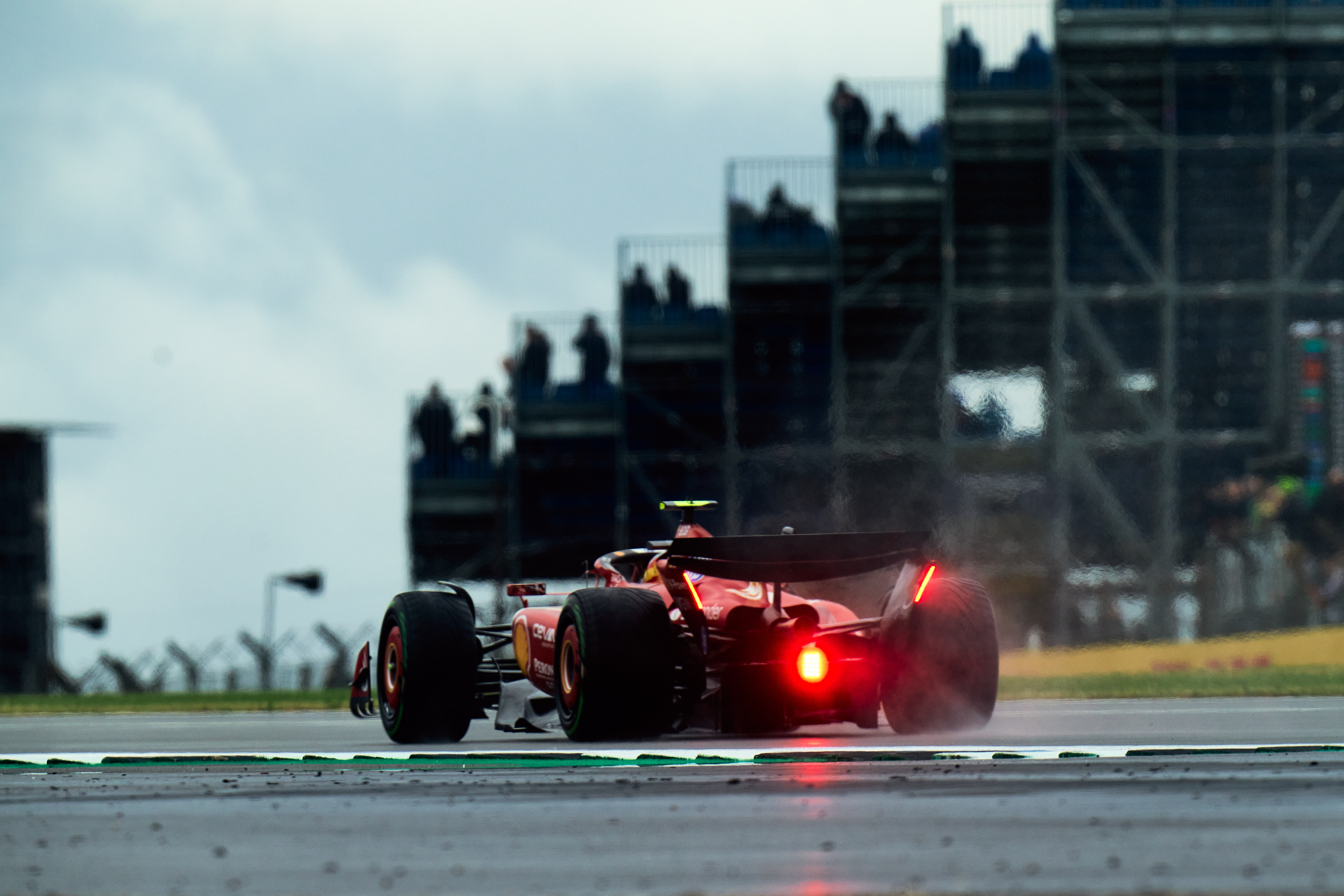 Video: breakdown of how Carlos Sainz and his race engineer Riccardo ...